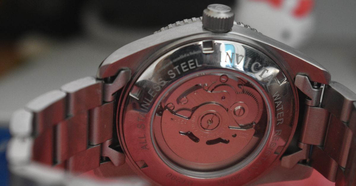 Invicta 1953 corrotion after 4 days and no yellow rotor? | WatchCrunch