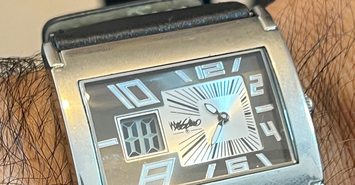 Mossimo quartz rectangle | WatchCrunch