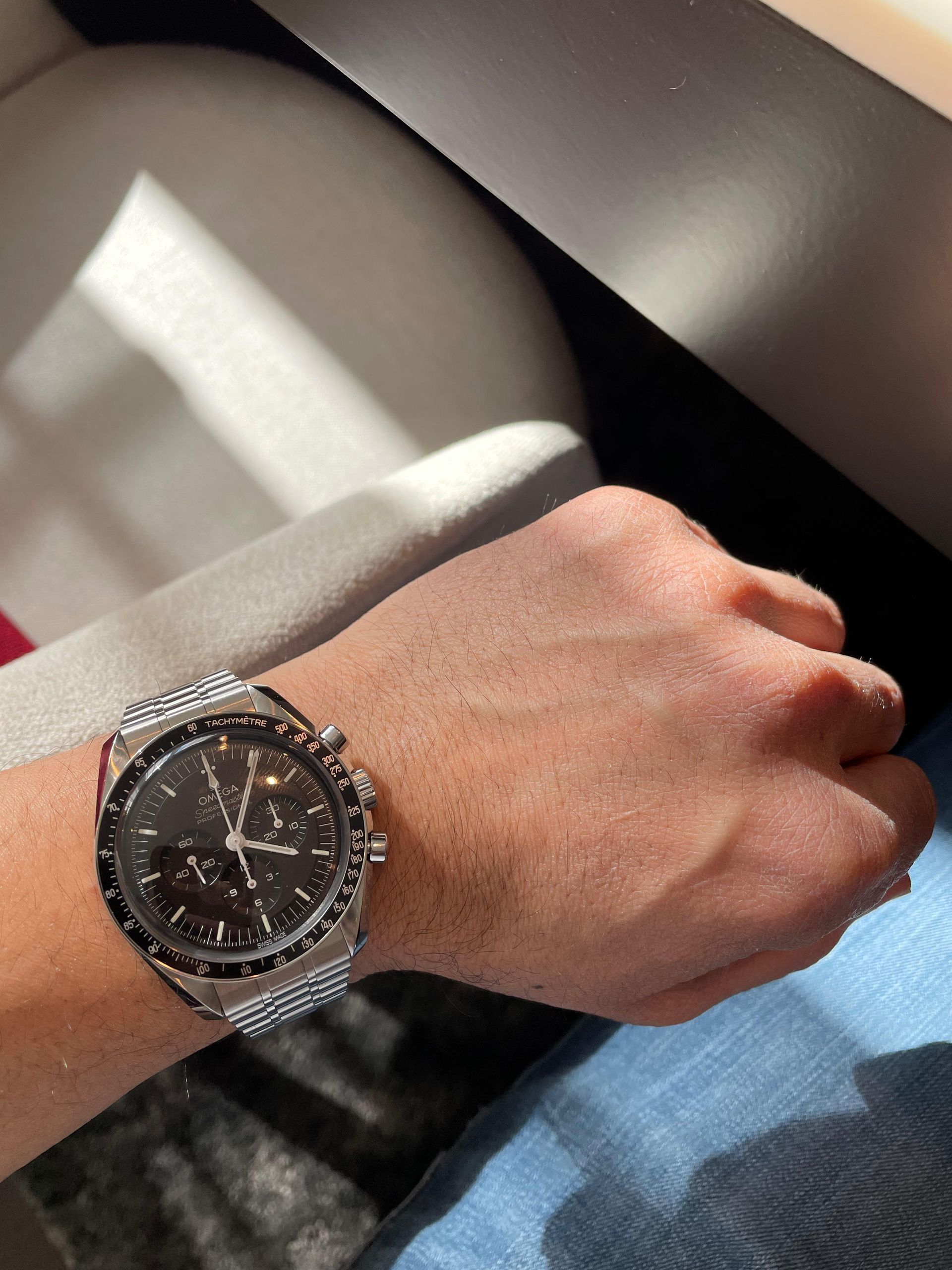 The Speedmaster 3861 looks HUGE on my 6.75 inch / 17 cm wrist | WatchCrunch
