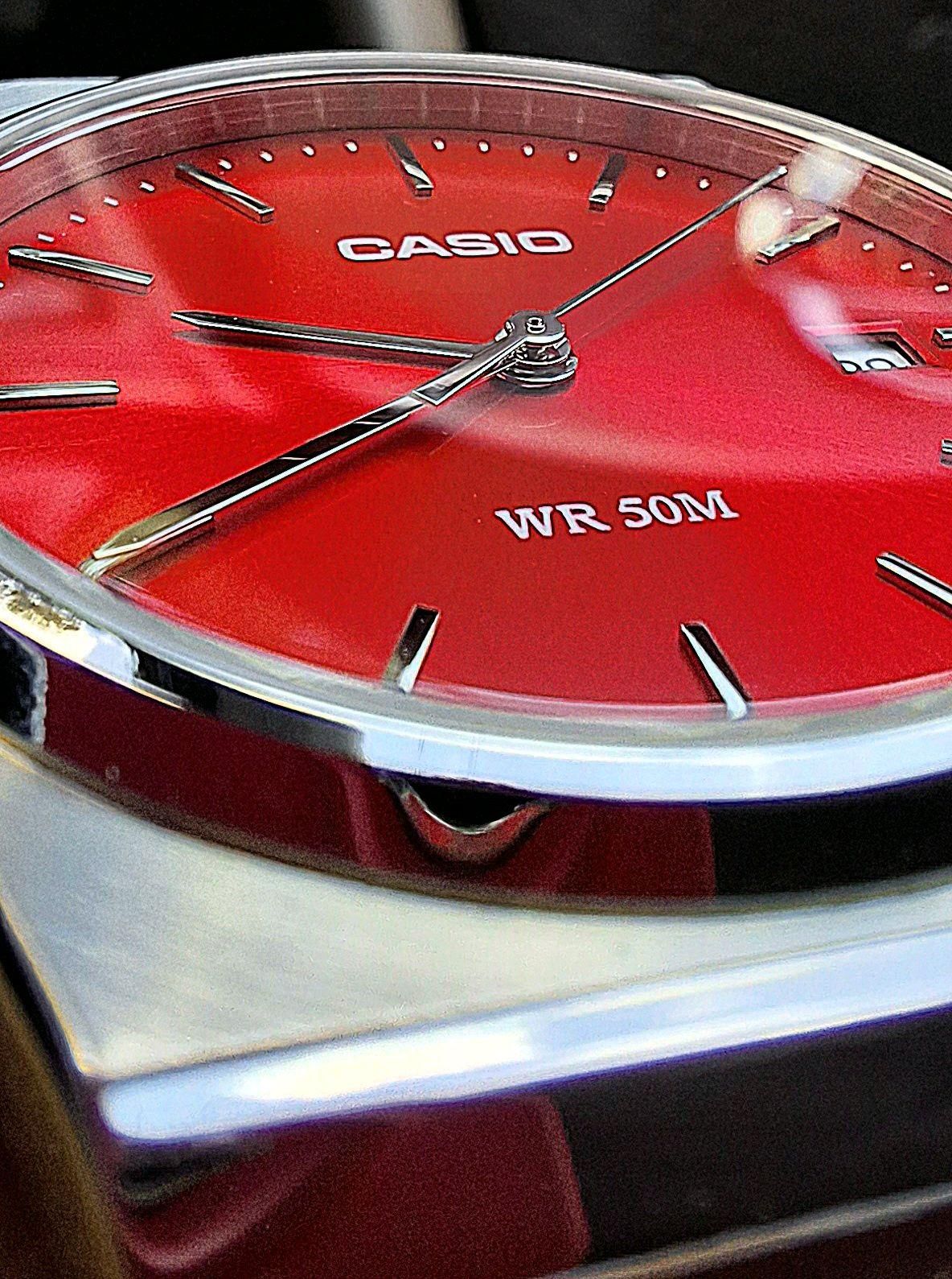 Little Red Casio | WatchCrunch