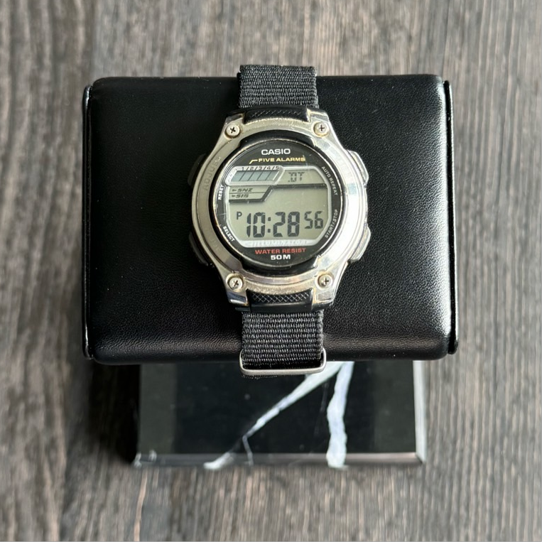 CASIO Midsize W212H-1AV | WatchCrunch