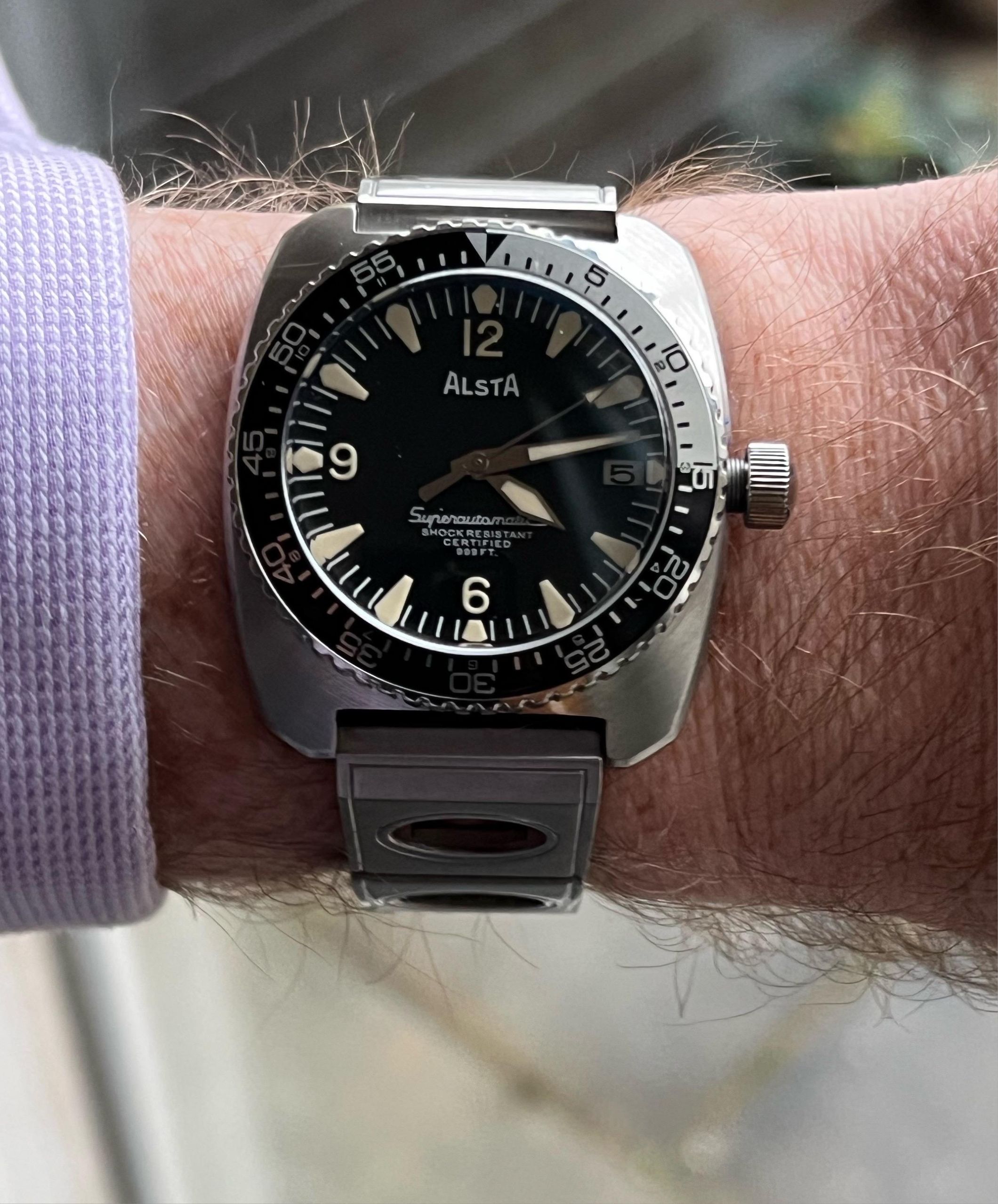 Jaws Watch | WatchCrunch