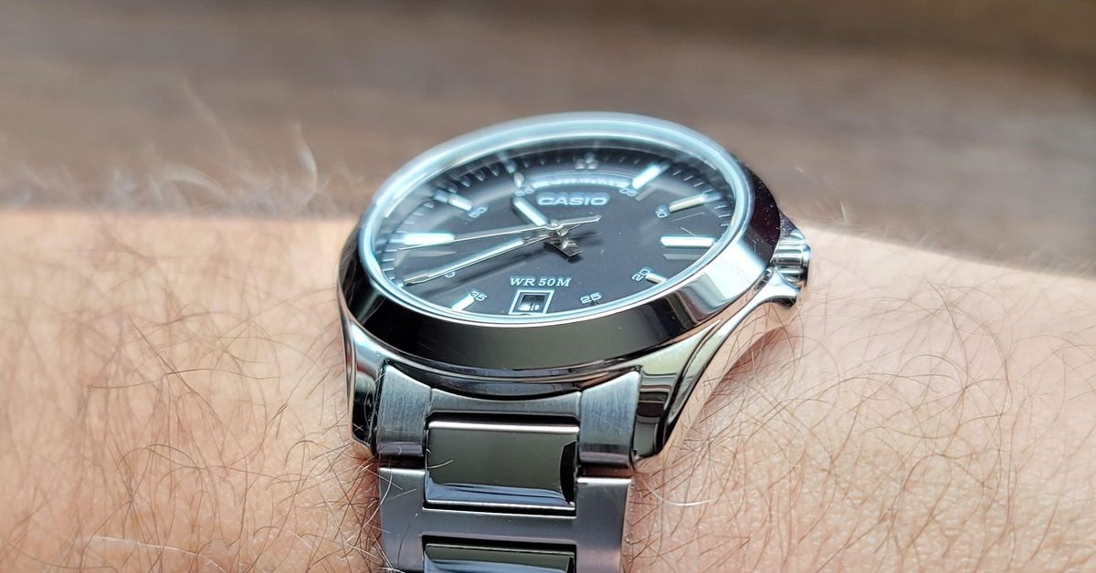 Steel Day/Date Casio | WatchCrunch