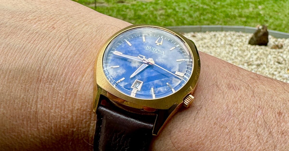 Bulova Accutron II | WatchCrunch