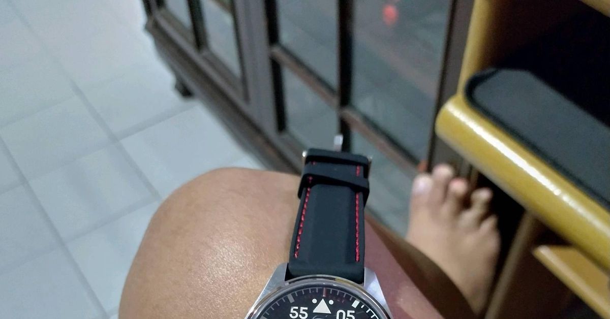 Straps comparison | WatchCrunch