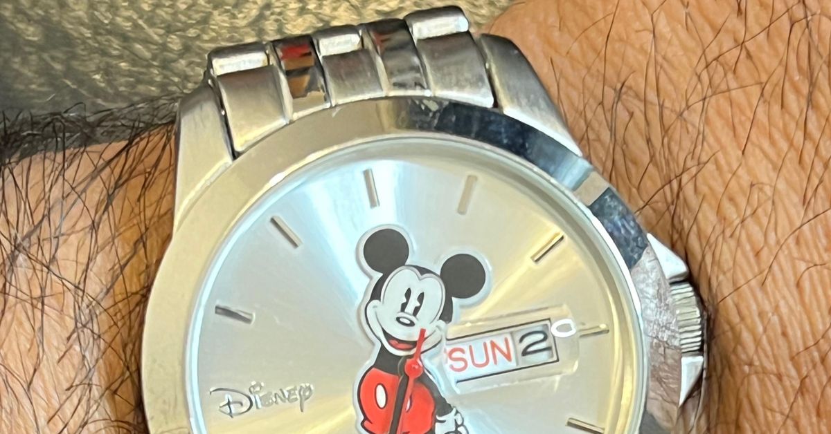 Classic Disney Mickey Mouse watch | WatchCrunch
