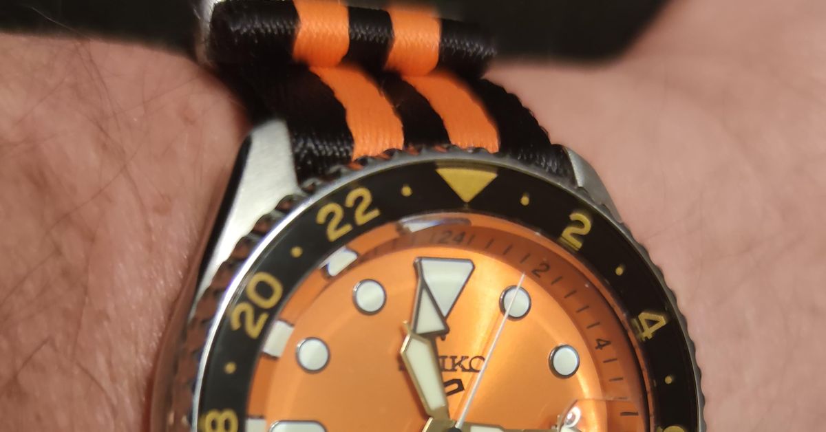 Seiko 5 GMT with new Nato strap | WatchCrunch