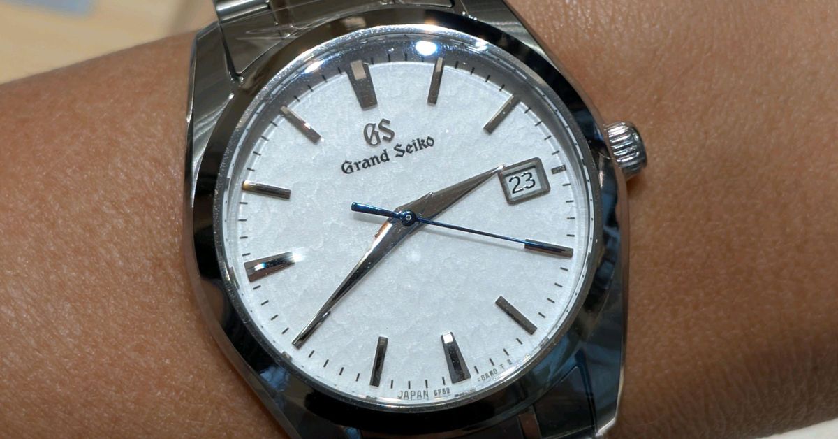 GS quartz (SBGX355) | WatchCrunch