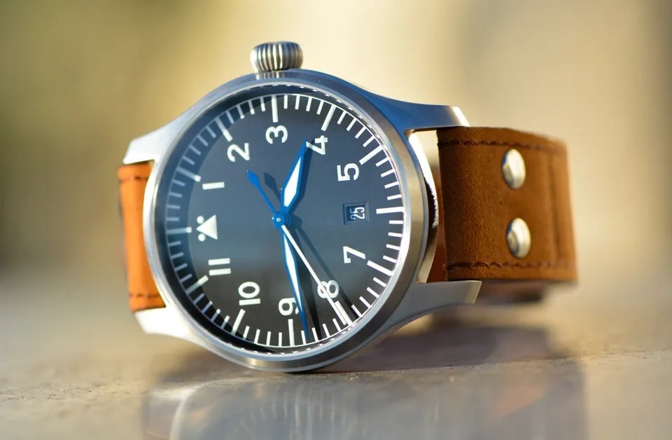 Why do watch brands make watches without logos, and do you like them ...