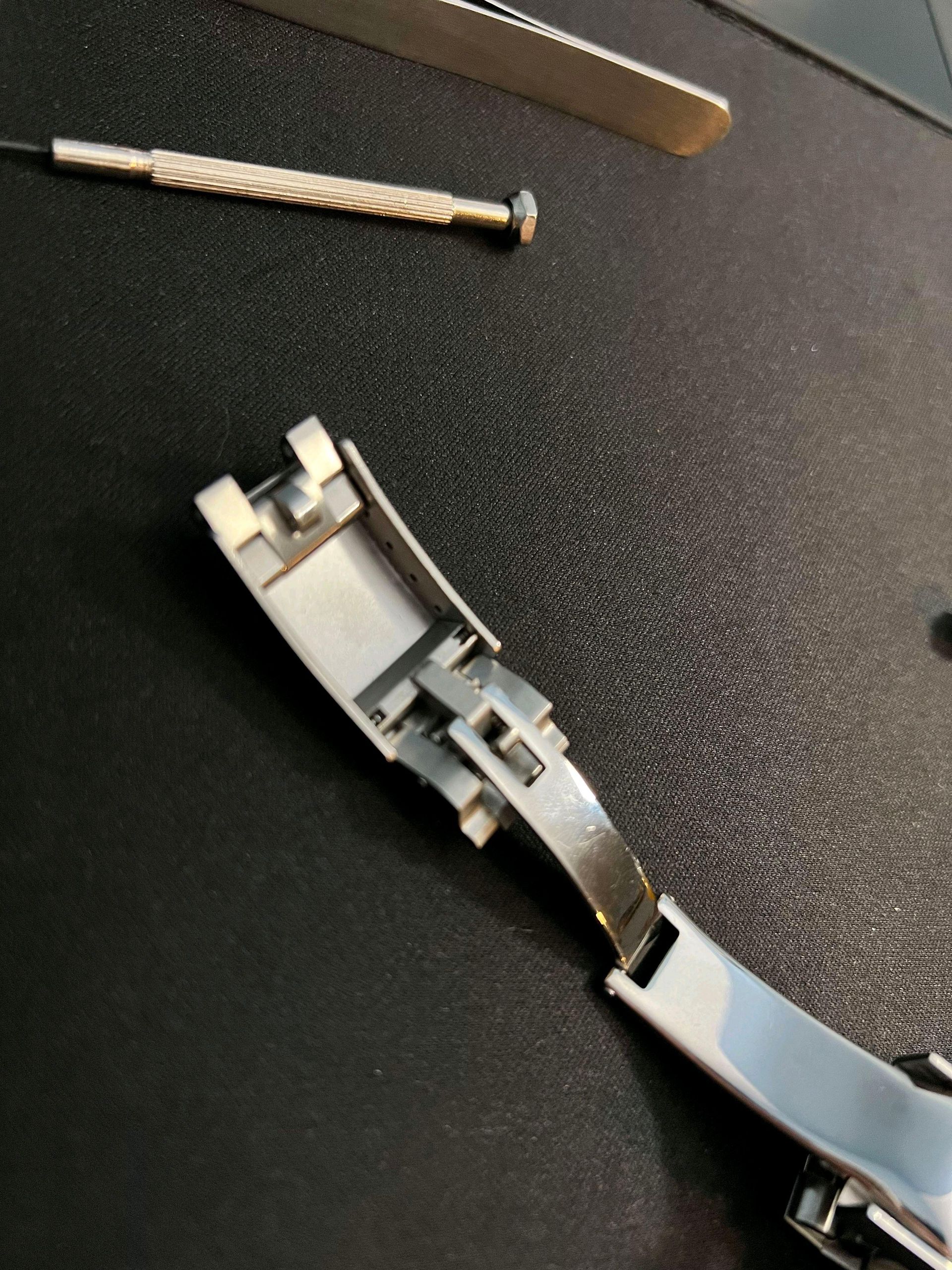 Best Toolless Micro-adjust Bracelets | WatchCrunch