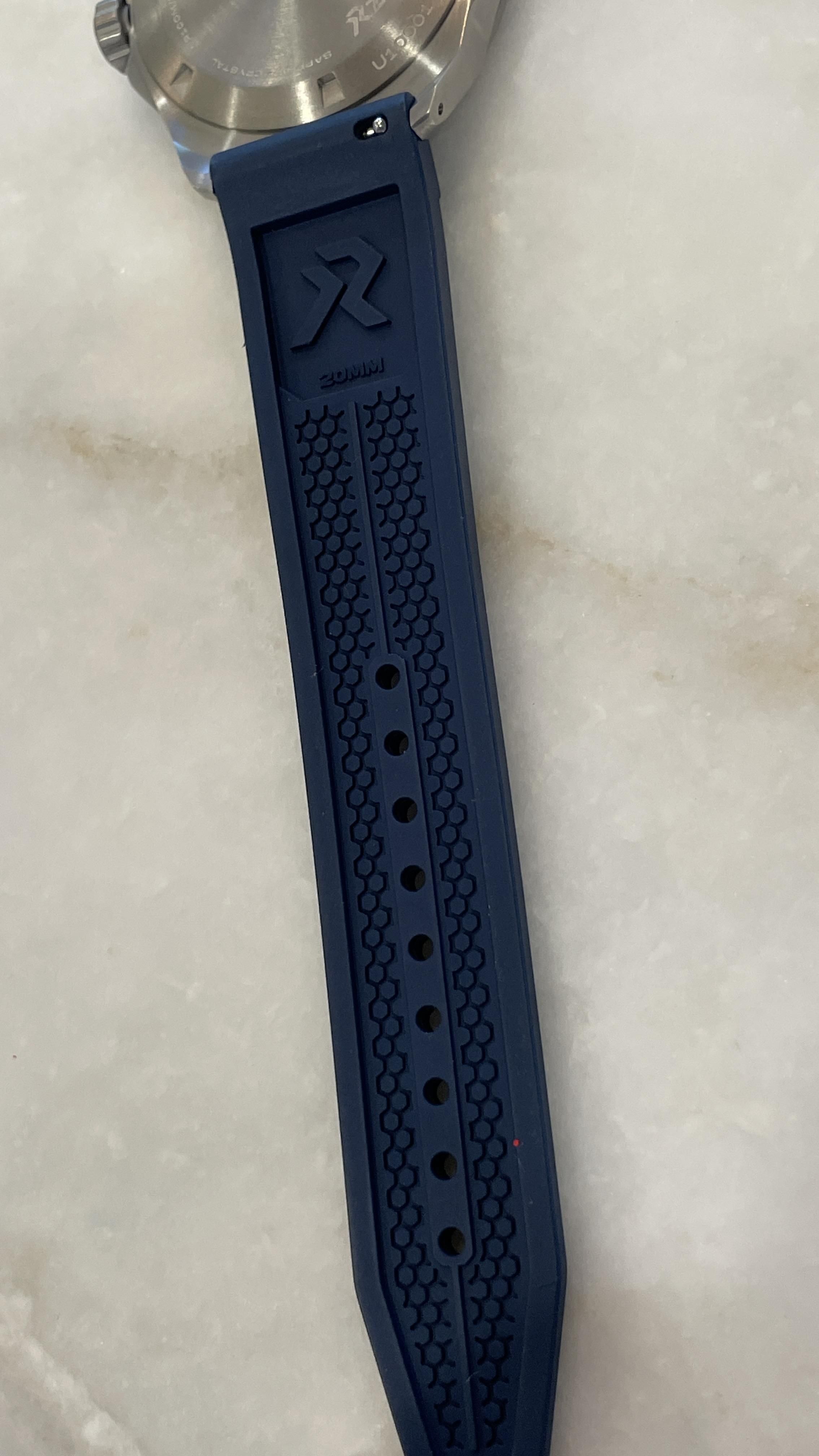 Review of the RZE Resolute Pro (Titanium, White Enamel 40mm) | WatchCrunch