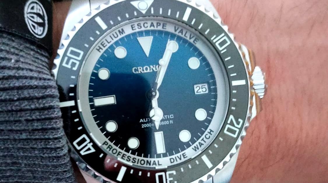 Cronos L6009 James Cameron Homage Review | WatchCrunch