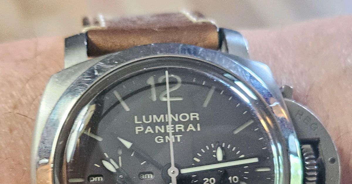 PAM 8 Day GMT "Monopulsante" | WatchCrunch