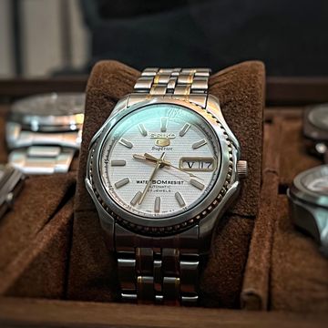 vintagewatch.lab | WatchCrunch