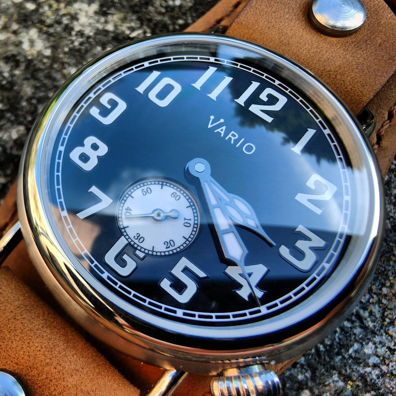 Vario 1918 Trench Watch | WatchCrunch
