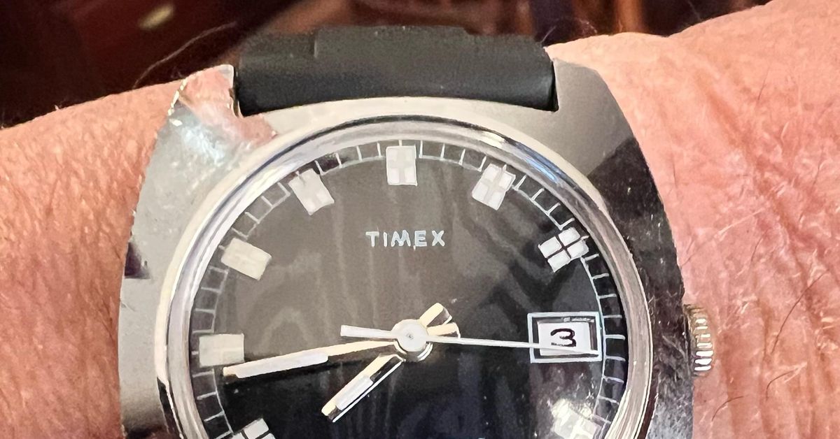 Timex Blue Moire Sprite vintage 1977 | WatchCrunch