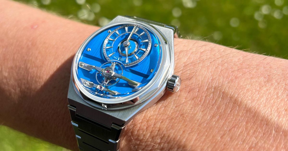 The C12 Loco | WatchCrunch