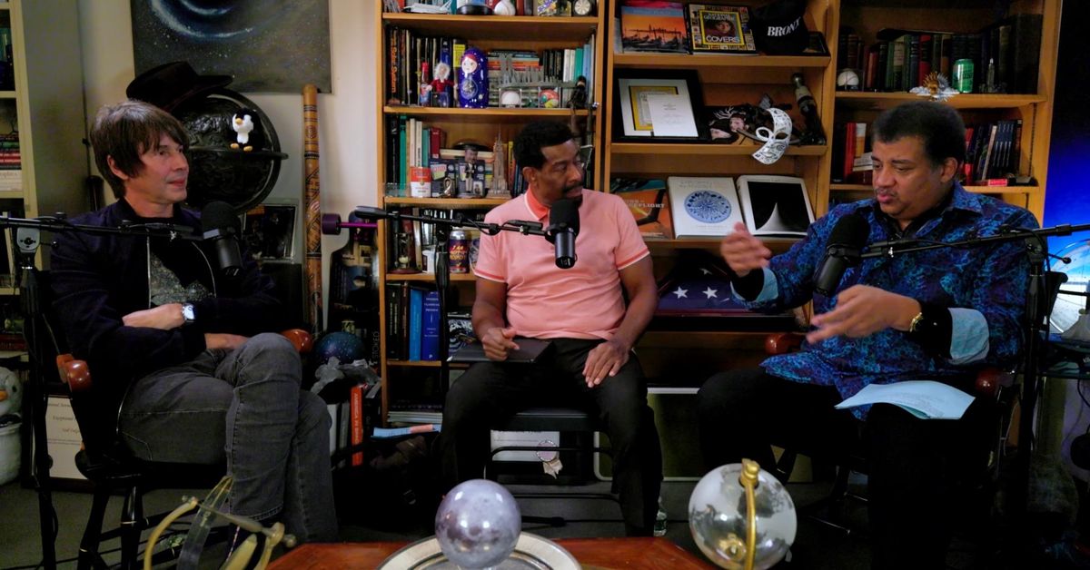 Two Great Physicists, two great Watch Nerds! | WatchCrunch