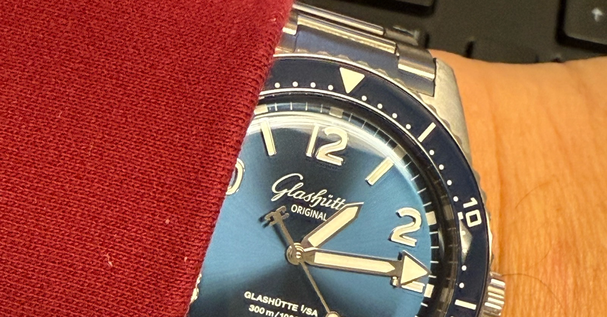 GO SeaQ Panorama Date | WatchCrunch