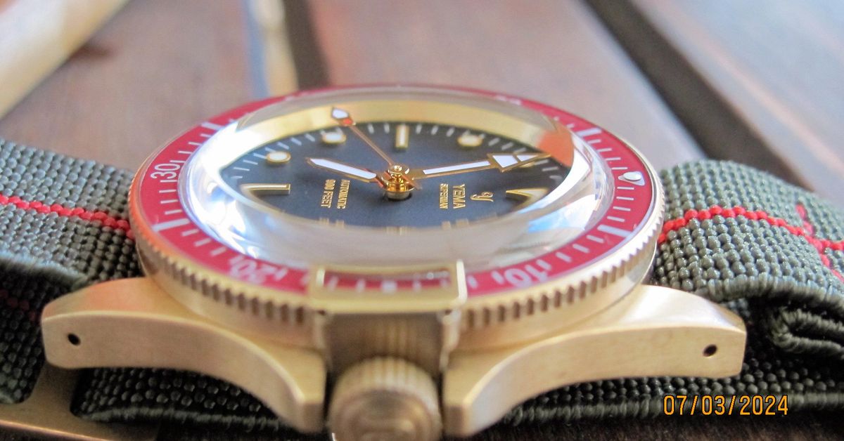 Do you also like fancy desk divers? Because I sure do. | WatchCrunch