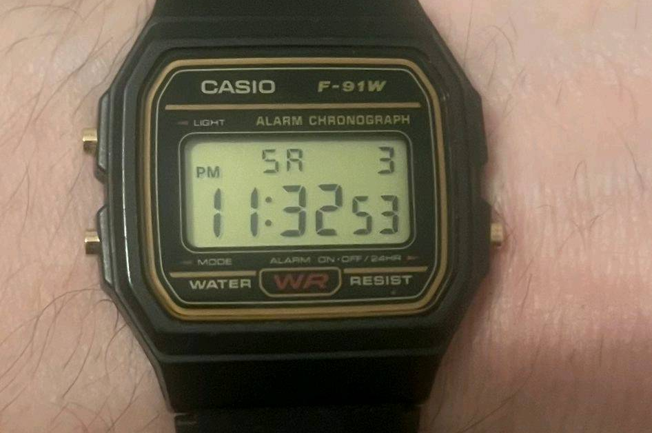 One for the Casio Heads.. OG F-91W Gold 🔥 | WatchCrunch