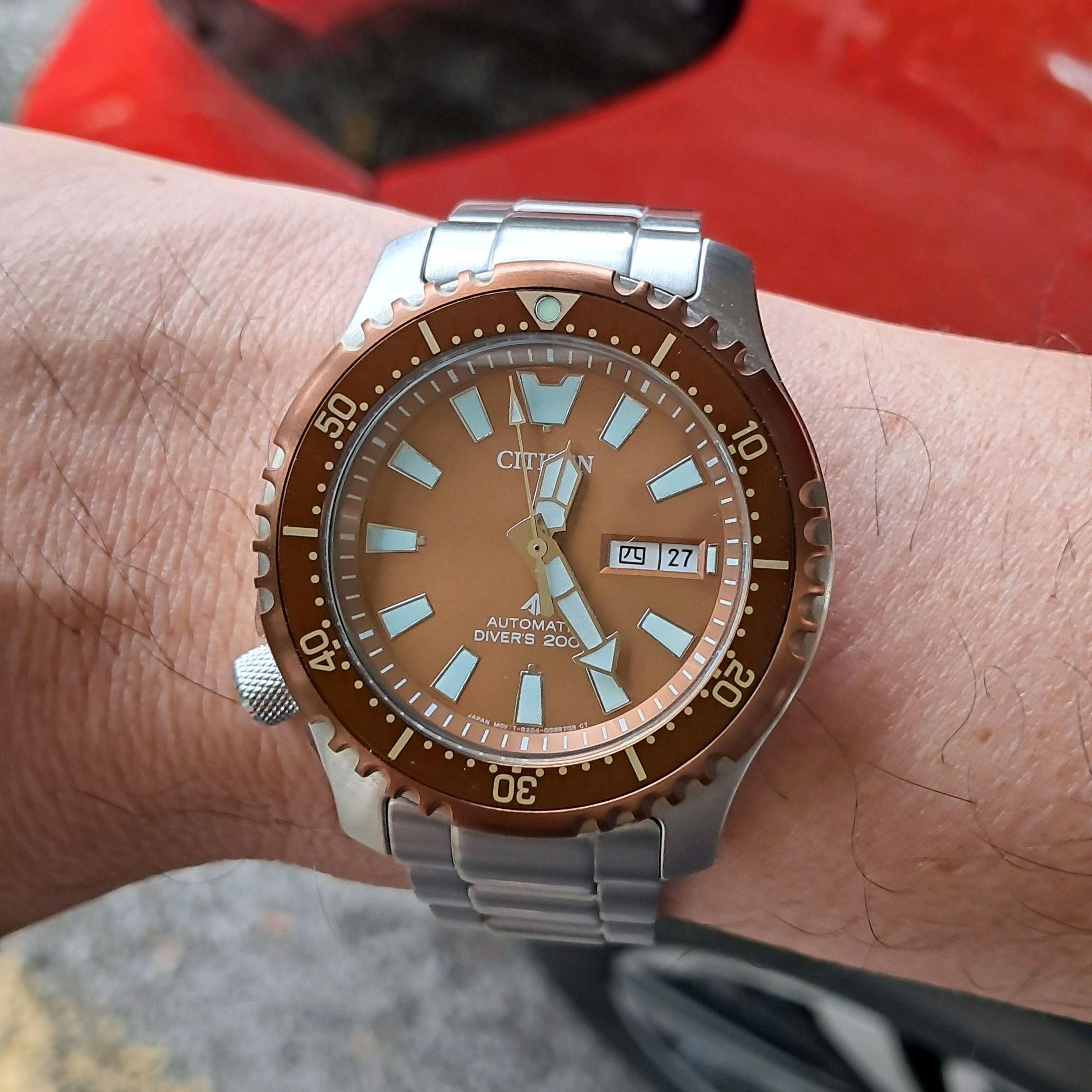 So you wear your destro watches on left or right wrist? | WatchCrunch
