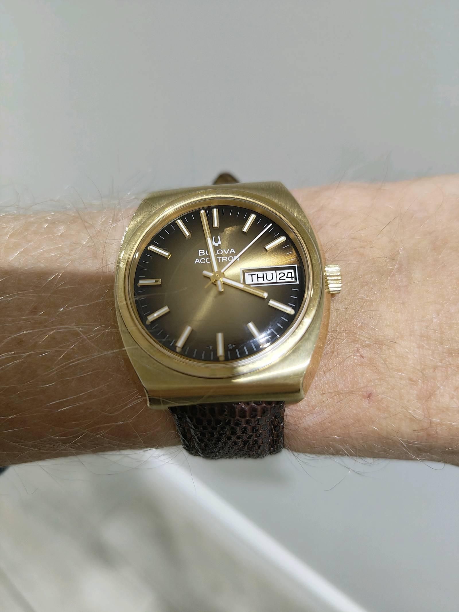 Bulova Accutron Day Date N4 | WatchCrunch
