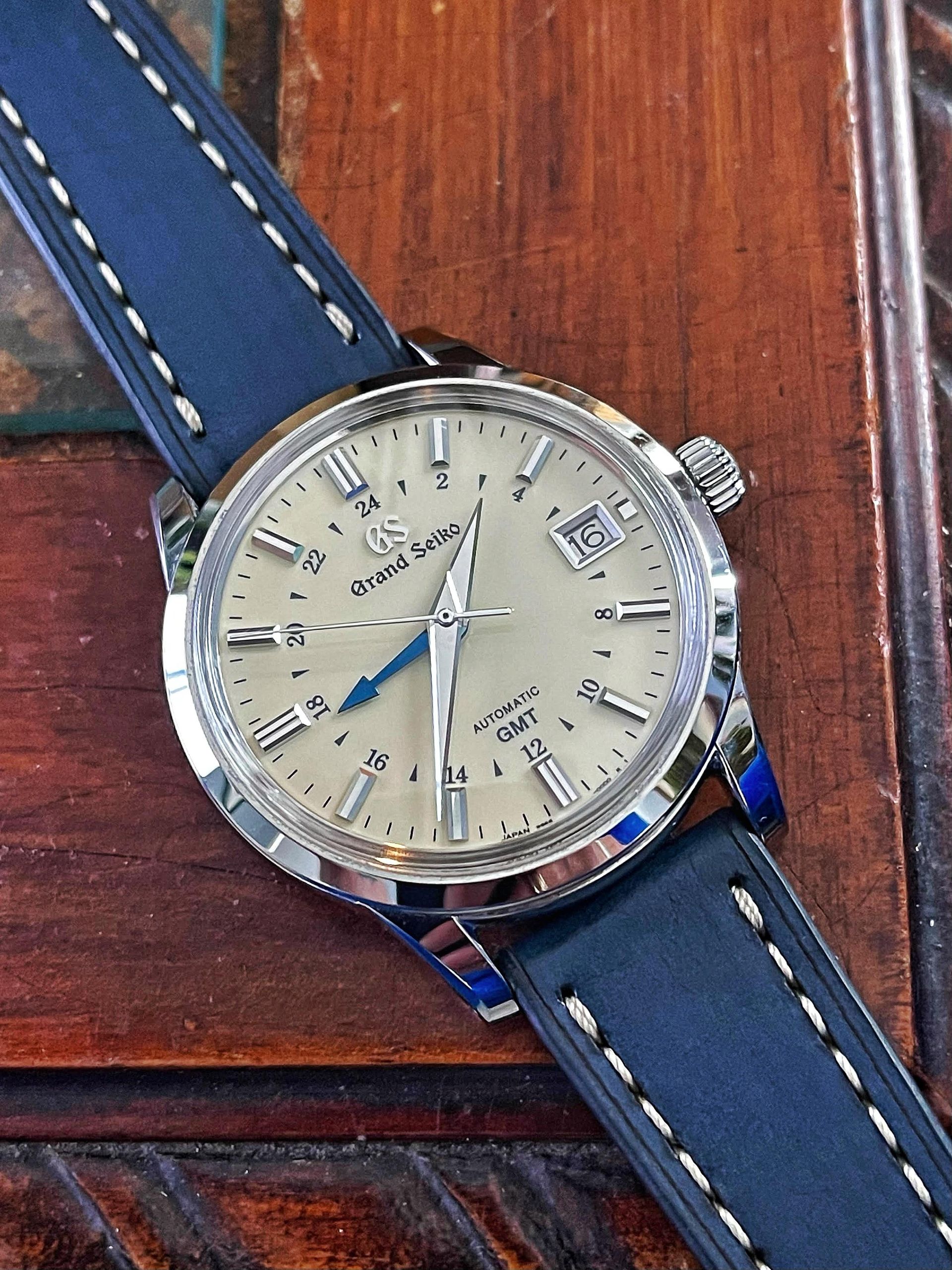 Grand Seiko SBGM221 looks fantastic on blue straps! | WatchCrunch