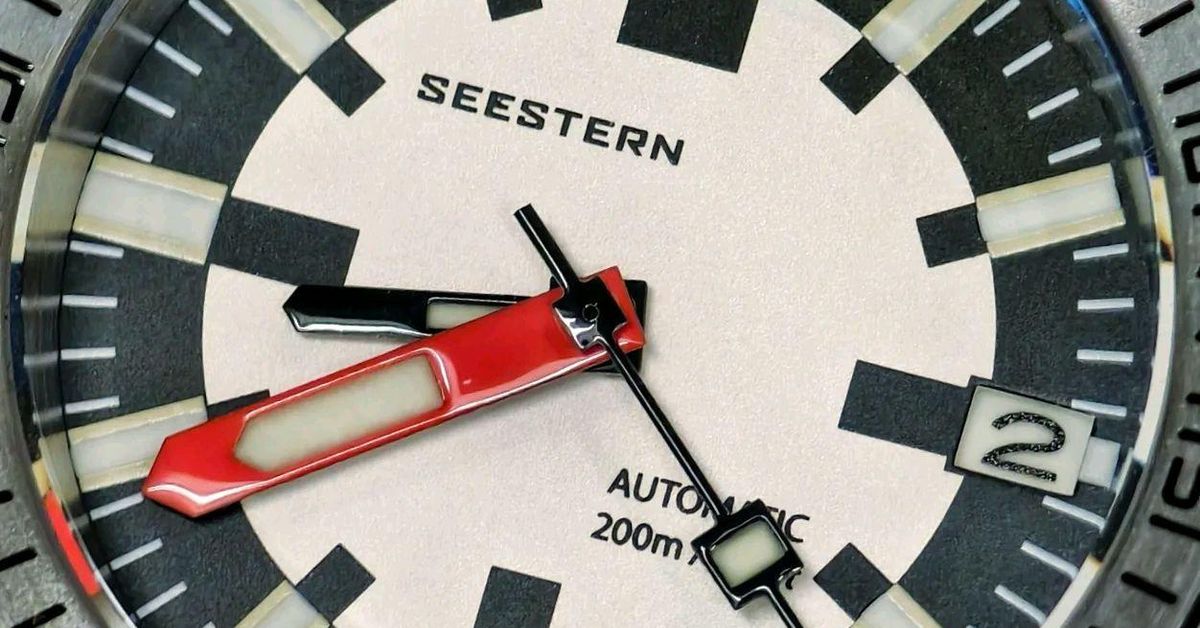 Seestern V3 Doxa SUB 300 homage... | WatchCrunch