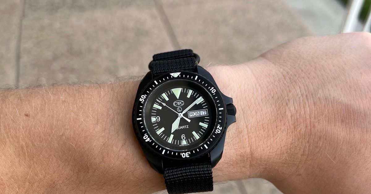 CWC SBS Diver | WatchCrunch