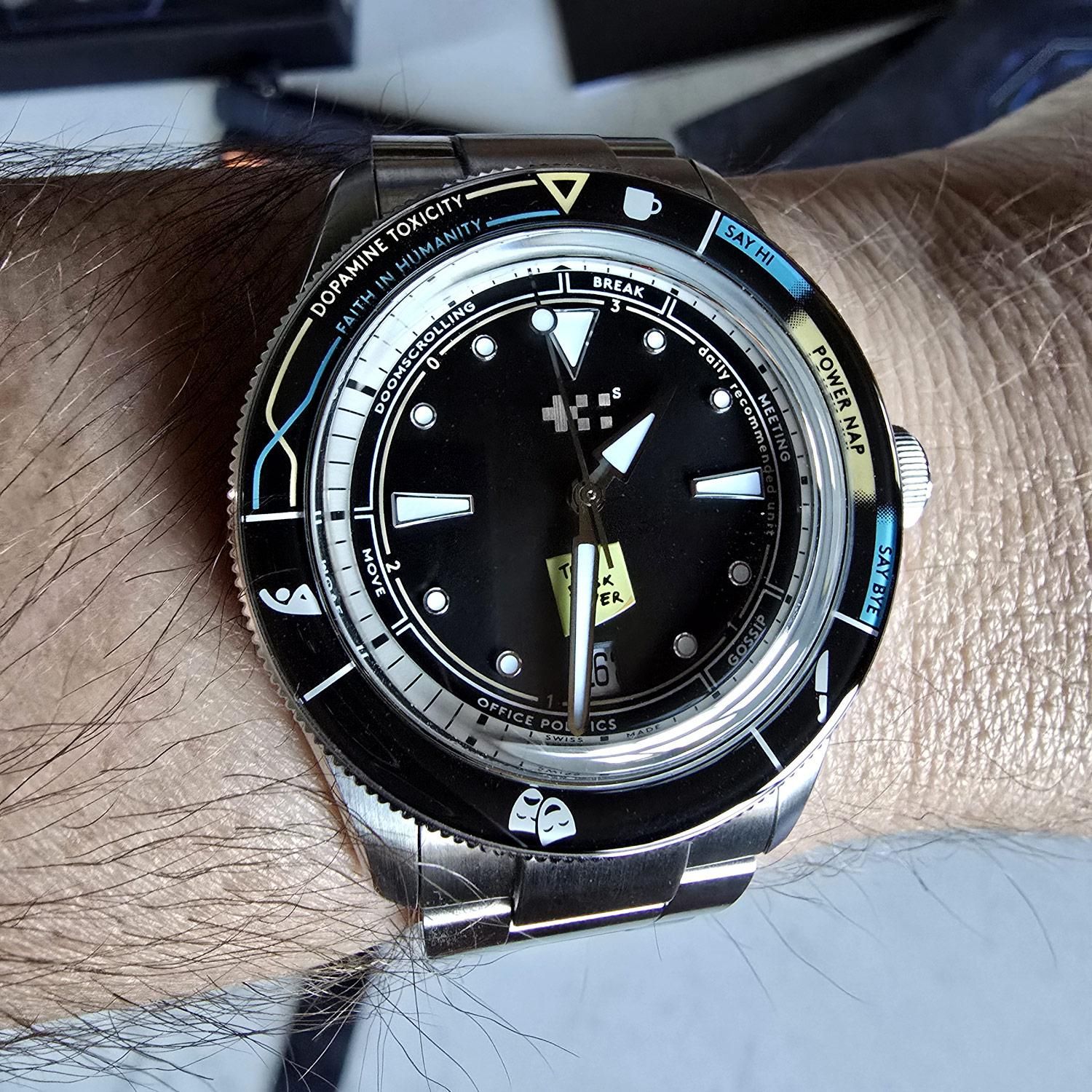 A Few Live Pictures of the Christopher Ward seconde/seconde/ Desk Diver ...