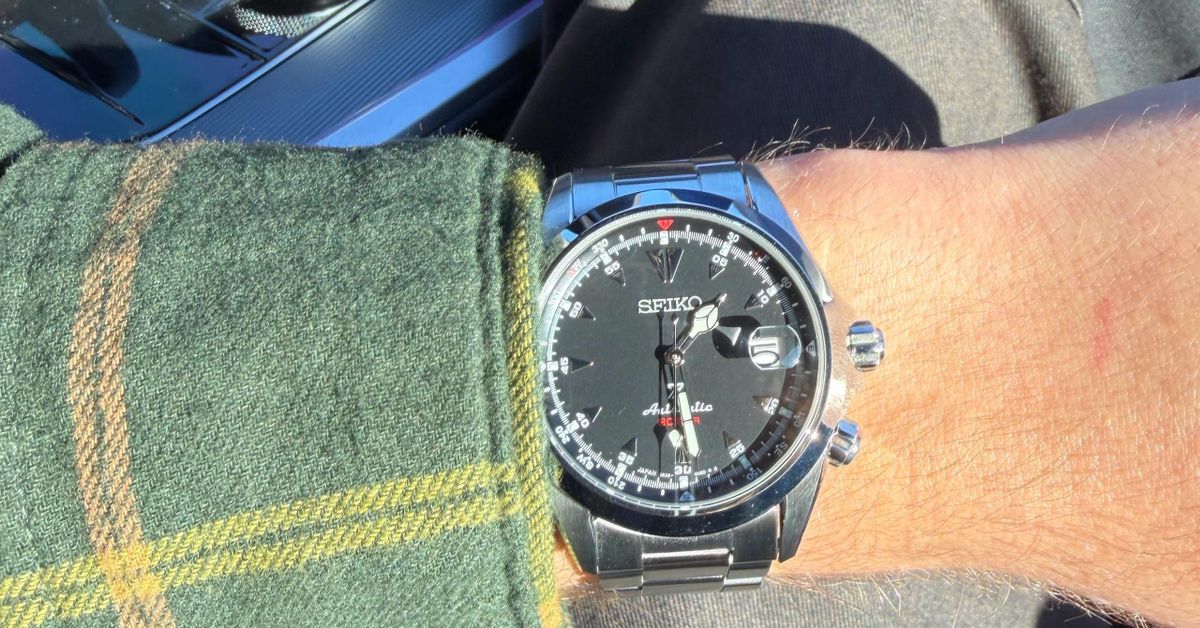 Seiko SPB117 Black alpinist | WatchCrunch