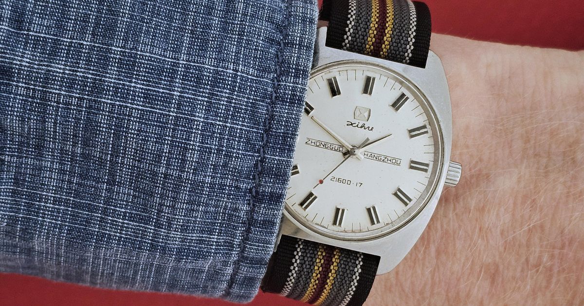 Early 1970s Xihu (West Lake) brand watch / Hangzhou Watch Factory ...