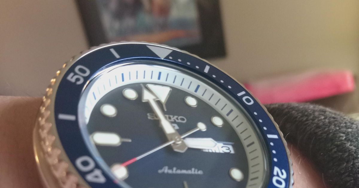 About the angles | WatchCrunch