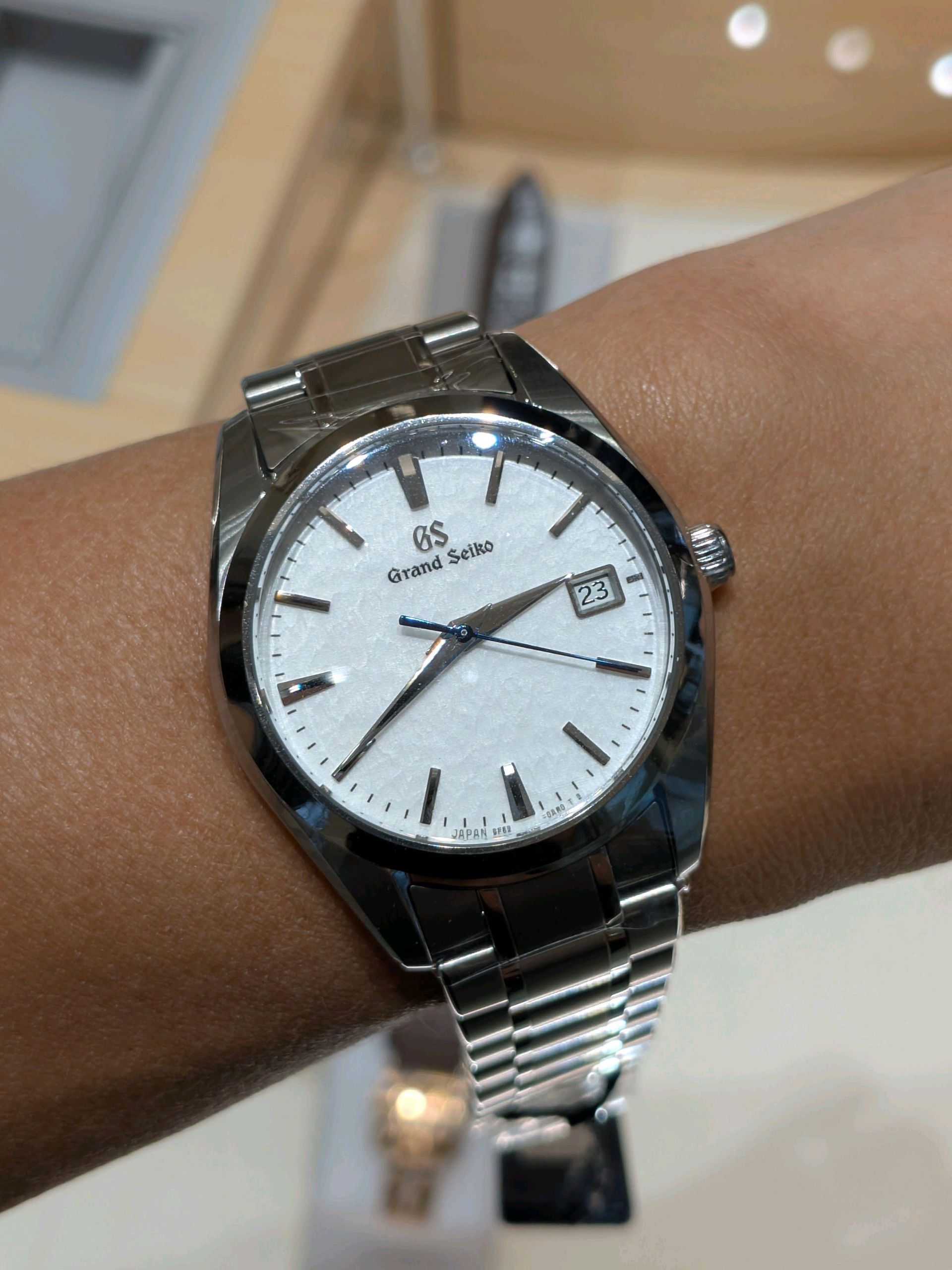 GS quartz (SBGX355) | WatchCrunch
