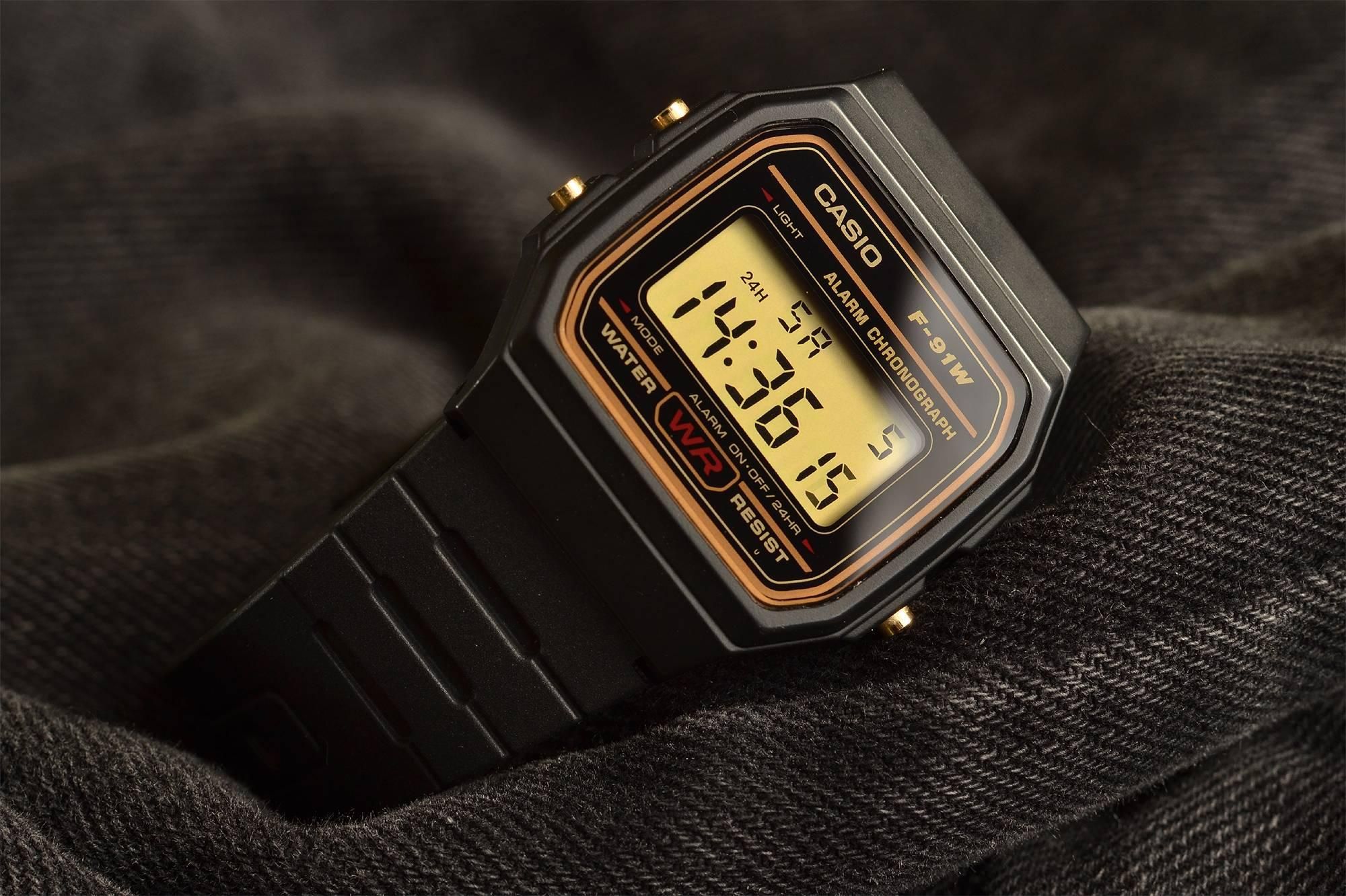 Casio F91 and F105 Comparison Review | WatchCrunch