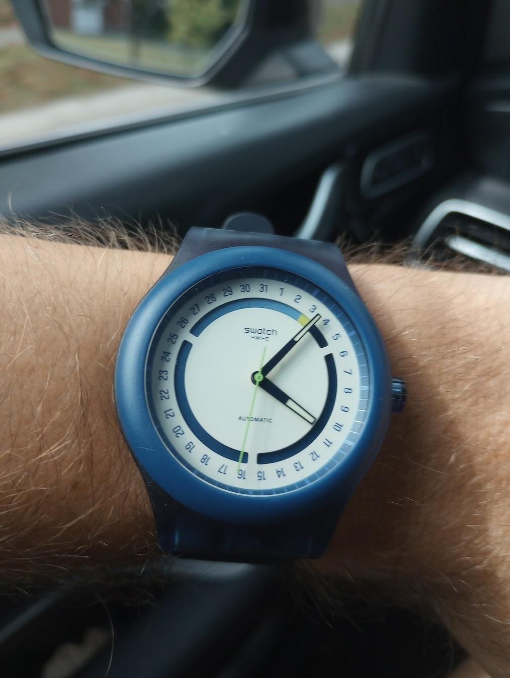 SISTEM51 HODINKEE STOPLIGHT NEON REMIX | WatchCrunch