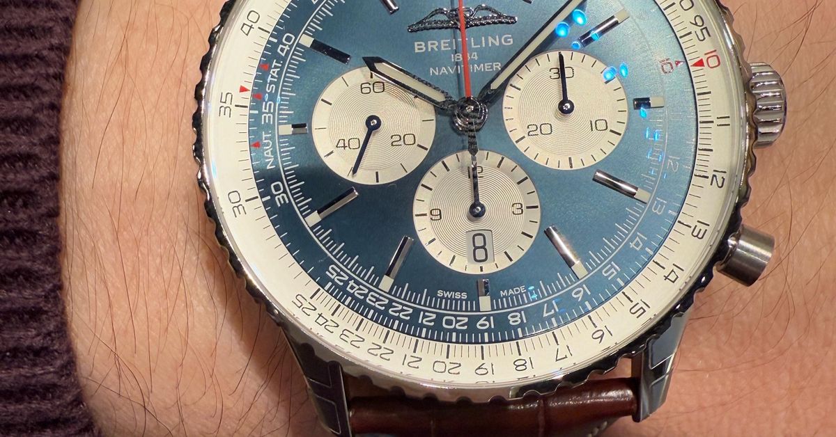 AD shopping. Which colour Navitimer? | WatchCrunch