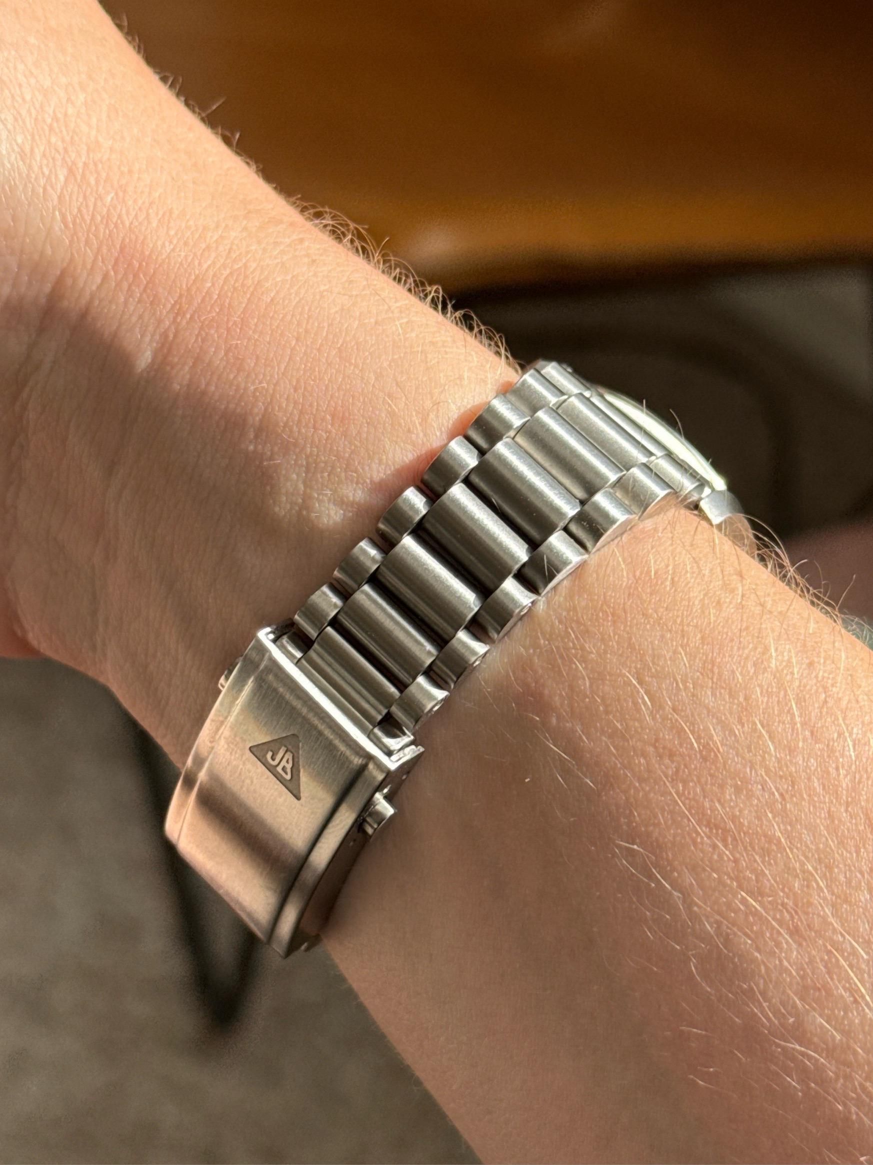 Forstner Bracelet for the Railmaster: A Quick Review | WatchCrunch