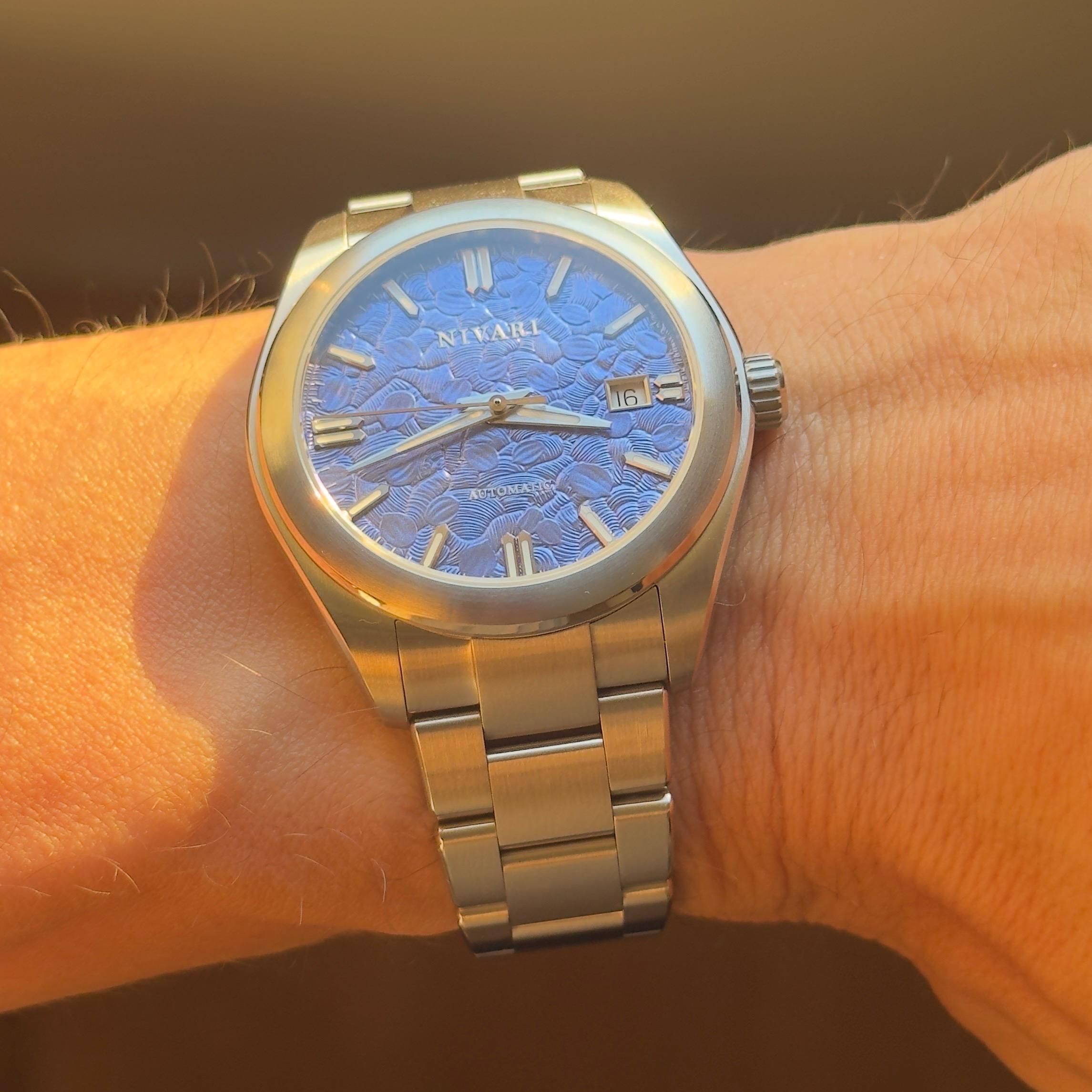 Nivari Midnight Iris | WatchCrunch