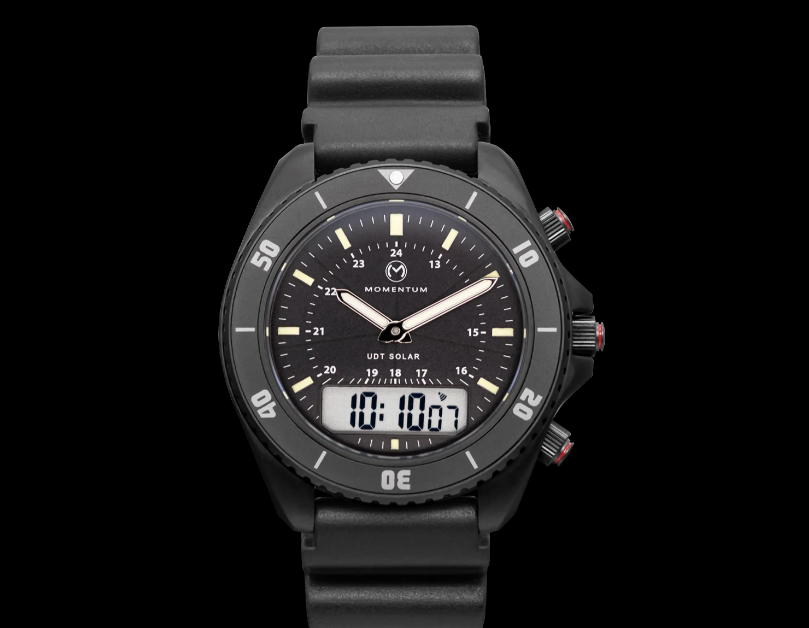 New Momentum UDT Diver - What Does WC Think? | WatchCrunch