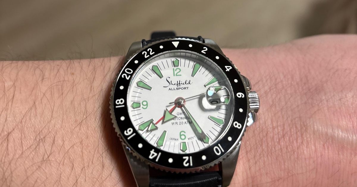 White GMT | WatchCrunch