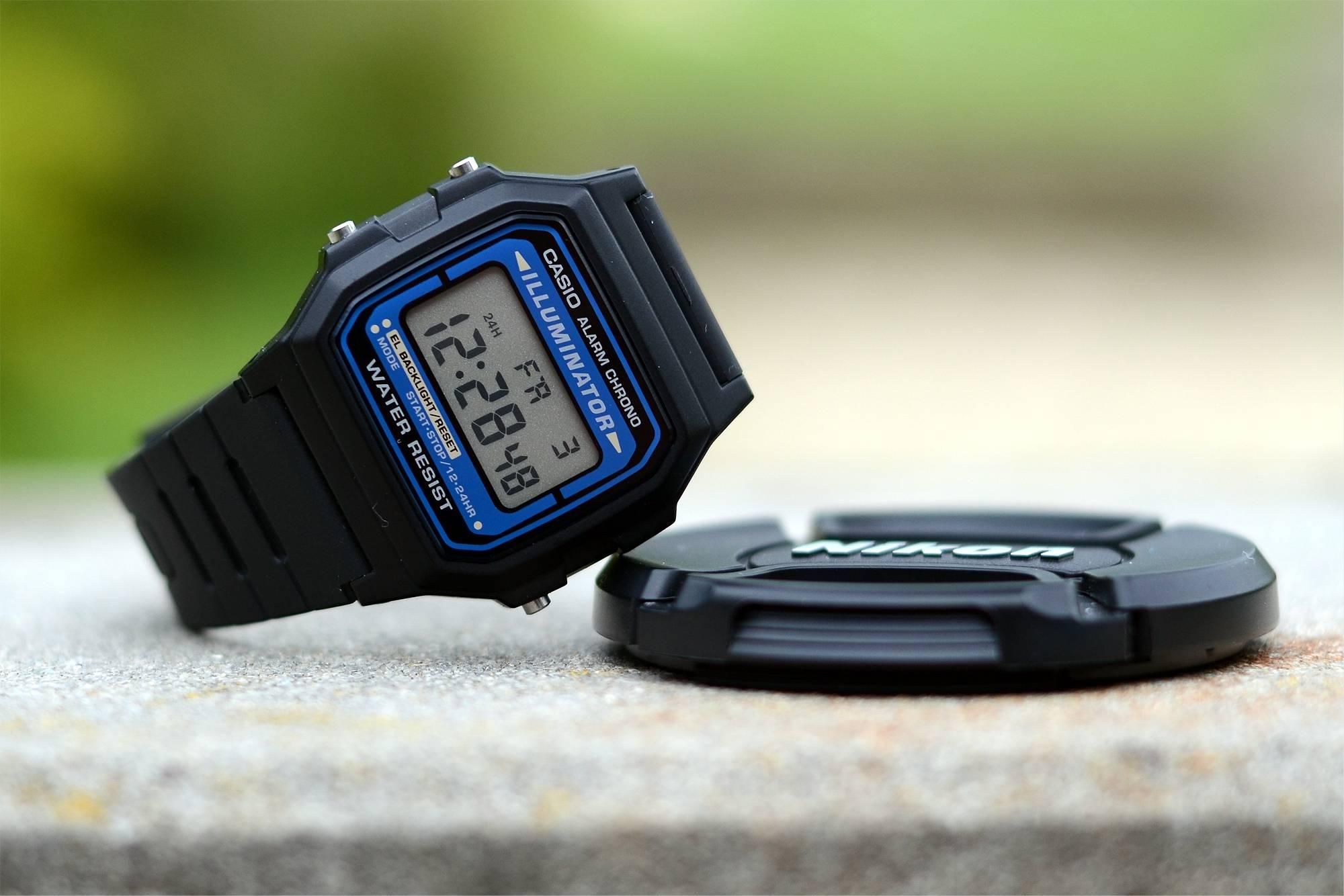 Casio F91 and F105 Comparison Review | WatchCrunch