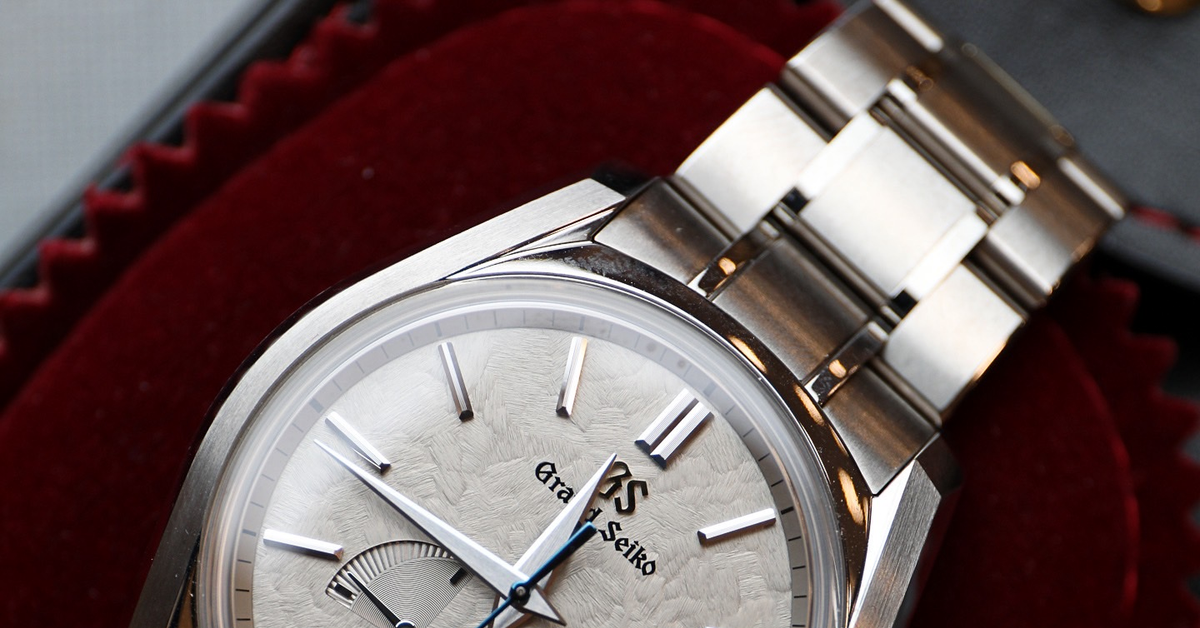 Grand Seiko SBGA445 “Winter” Review: A Watch That Commands Your Respect ...