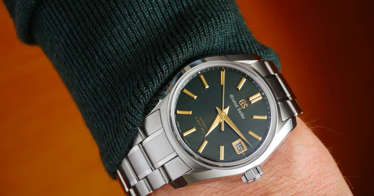 SBGH271 - Green dial and "gold" accents. WHAT?! | WatchCrunch