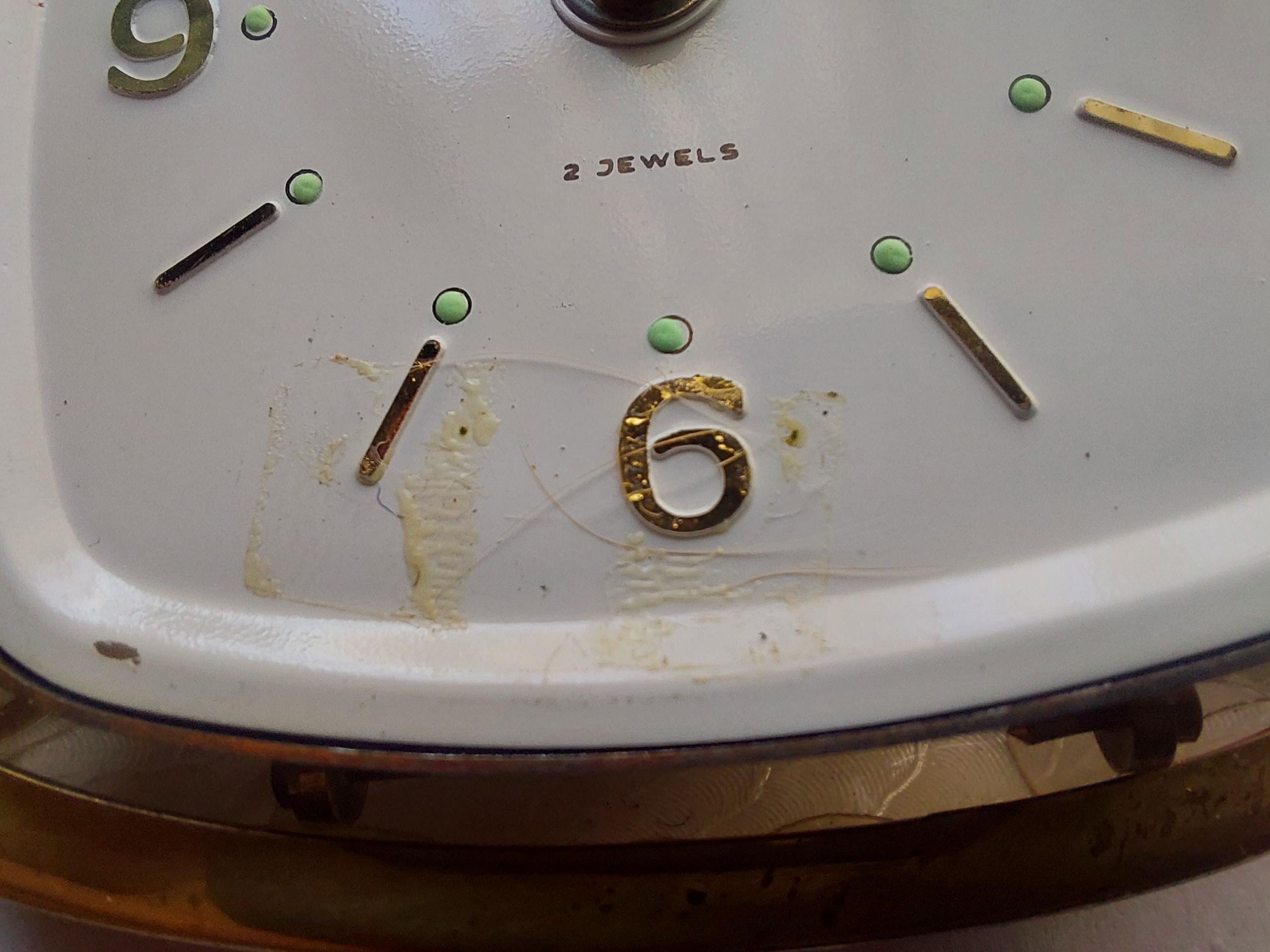 Starlet two-jewel alarm clock: how hard can it be? | WatchCrunch