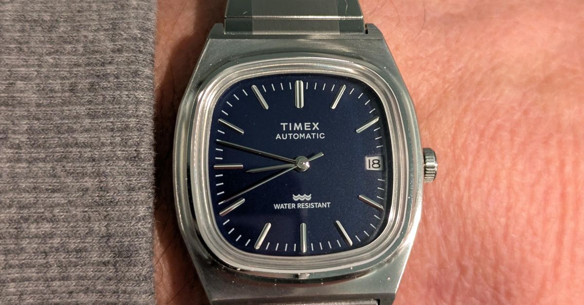 Timex Automatic 1983 E Line | WatchCrunch