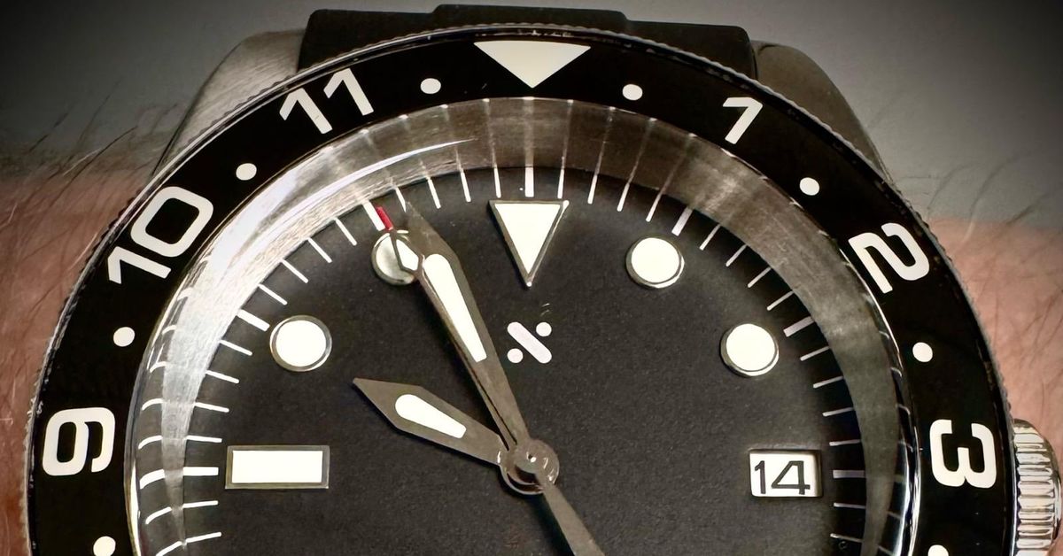 NAMOKI mods Dual Time Custom | WatchCrunch