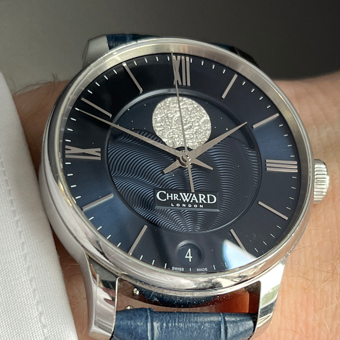 guyphil | WatchCrunch