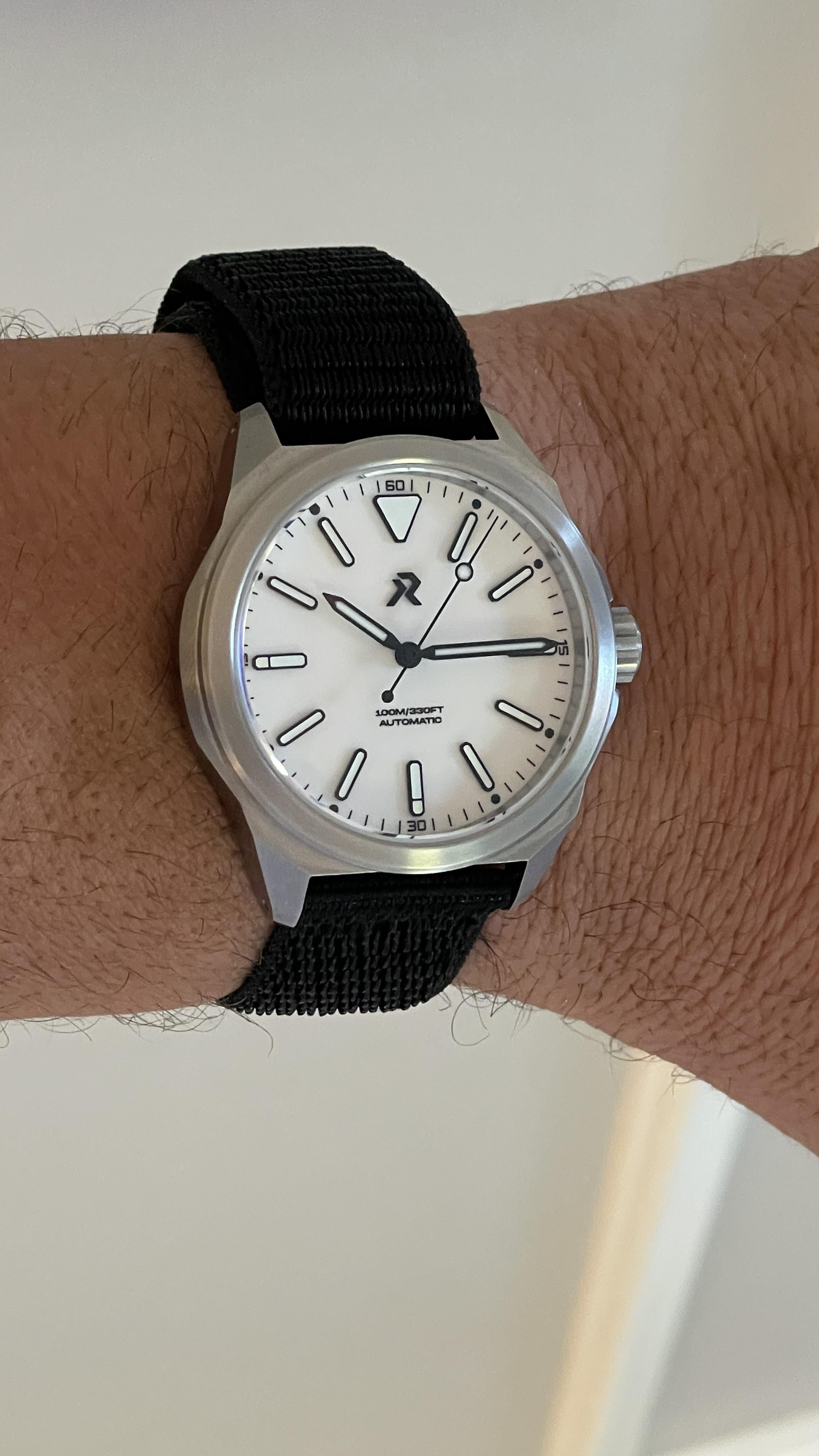 Review of the RZE Resolute Pro (Titanium, White Enamel 40mm) | WatchCrunch